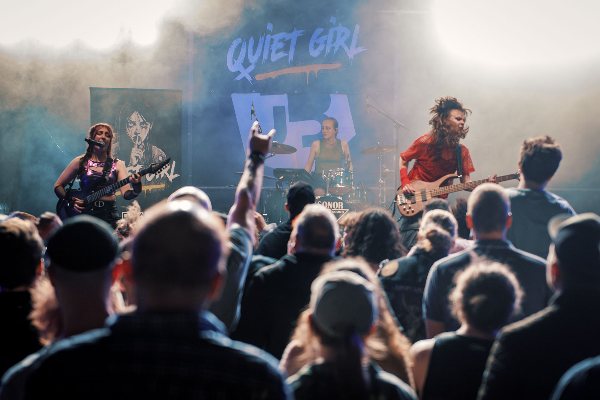 Lübecker All-Girl-Band Quiet Girl gewinnt Bundeswettbewerb „Treffen ...